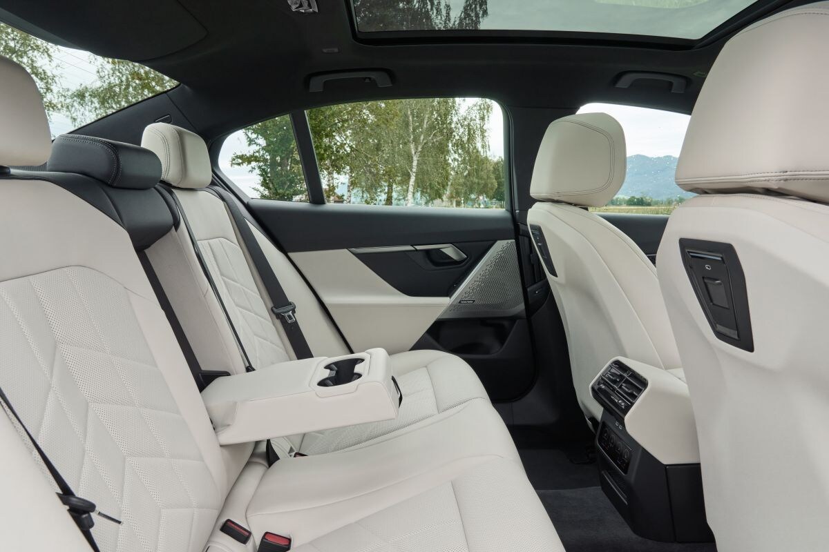 BMW 550e xDrive prijs en specificaties - AutoWeek