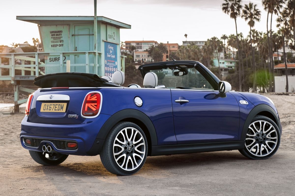 Mini Cabrio Cooper (2019) review - AutoWeek