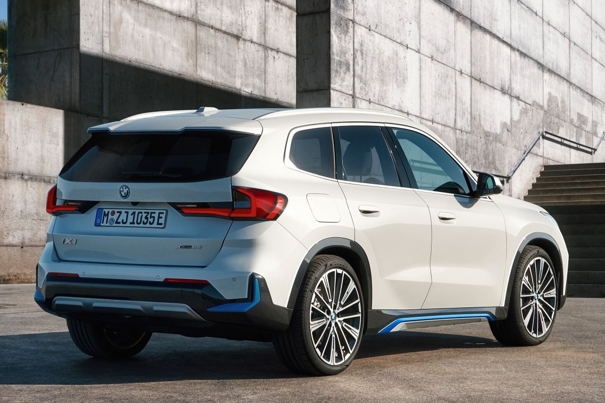 BMW iX1 eDrive20 (2025) review - AutoWeek