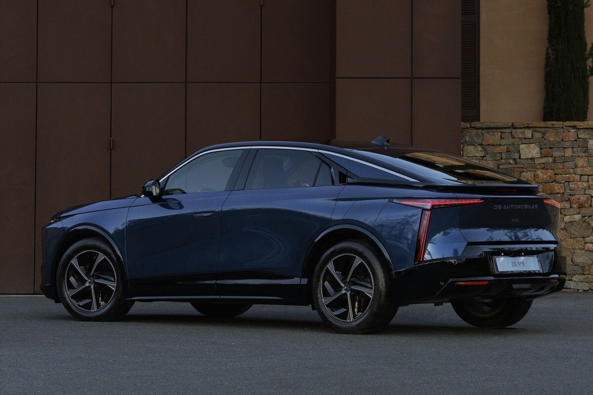 DS N°8 FWD Étoile prijs en specificaties - AutoWeek