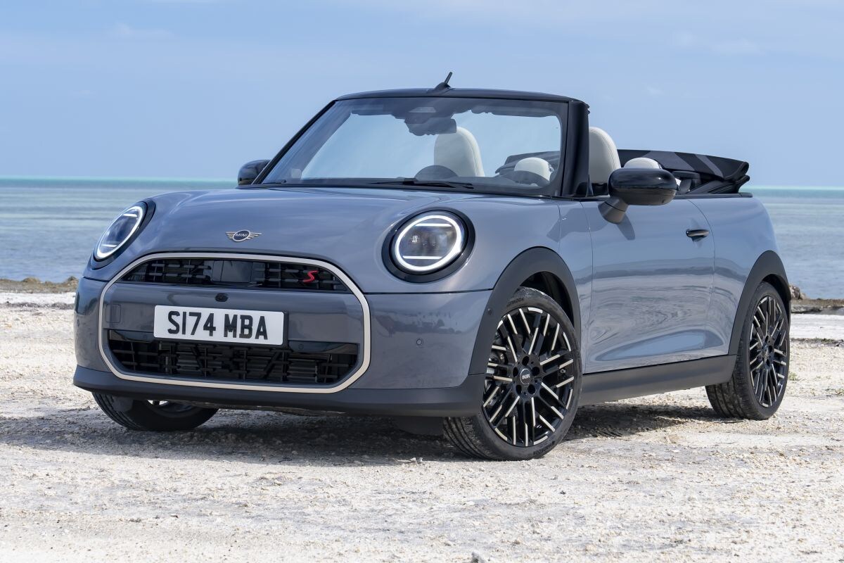 Mini Cooper Cabrio: open buitenbeentje - AutoWeek