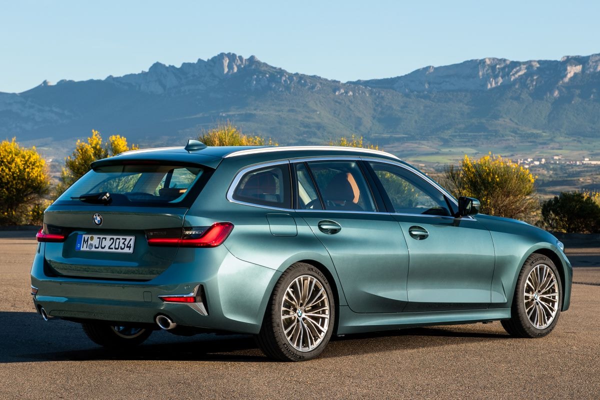 BMW 330e Touring prijs en specificaties - AutoWeek