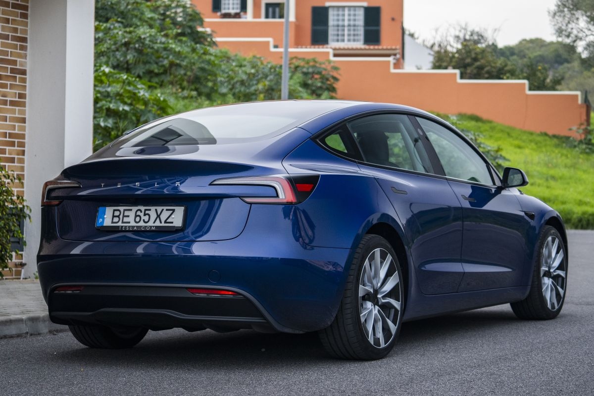 Tesla Model 3 RWD prijs en specificaties - AutoWeek