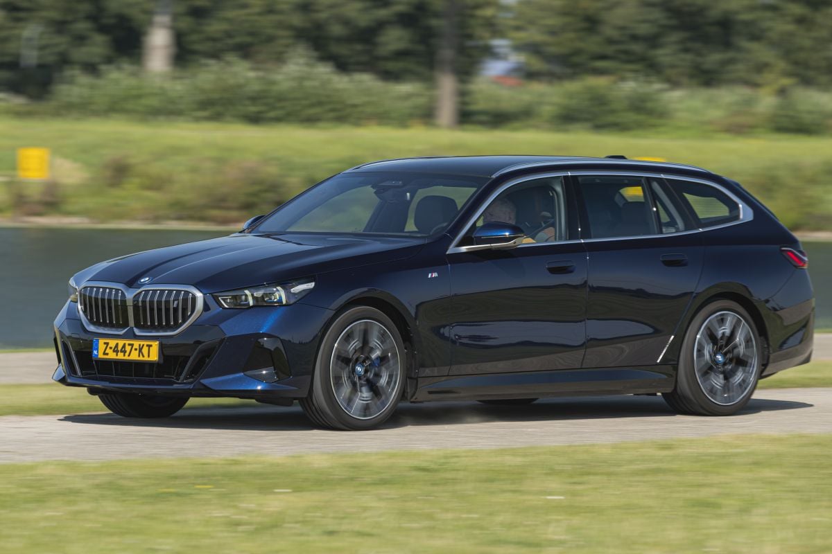 BMW i5 Touring vs. Volkswagen ID7 Tourer - Vergelijkende Test