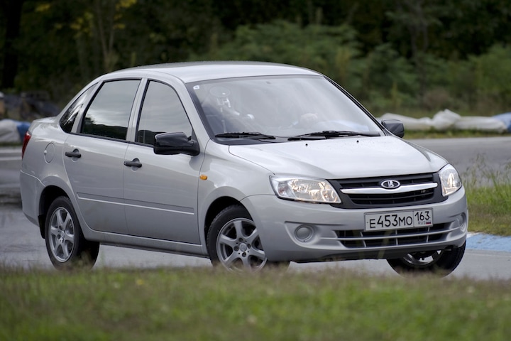 Lada druk met ontwikkeling Granta Hybrid - AutoWeek