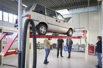 Nissan Prairie 1.5 GL prijs en specificaties - AutoWeek