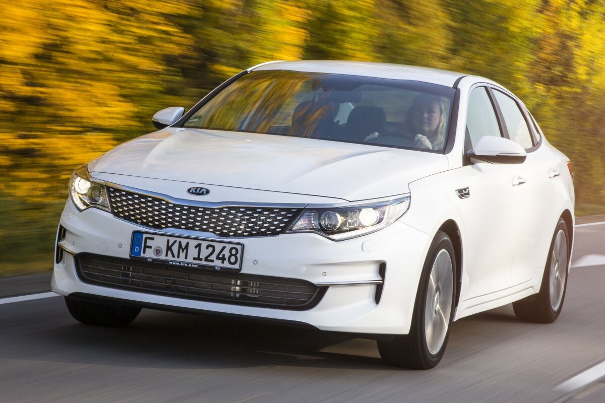 Kia Optima 2.0 GDi PHEV Business DynamicLine (2016) #2 review