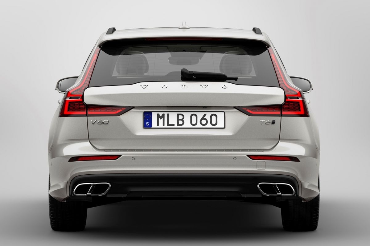 Volvo V60 T6 Plug-in Hybrid AWD Essential prijs en specificaties