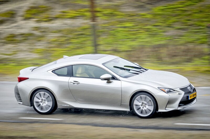 Lexus RC 300h Luxury Line (2016) Autotest - AutoWeek