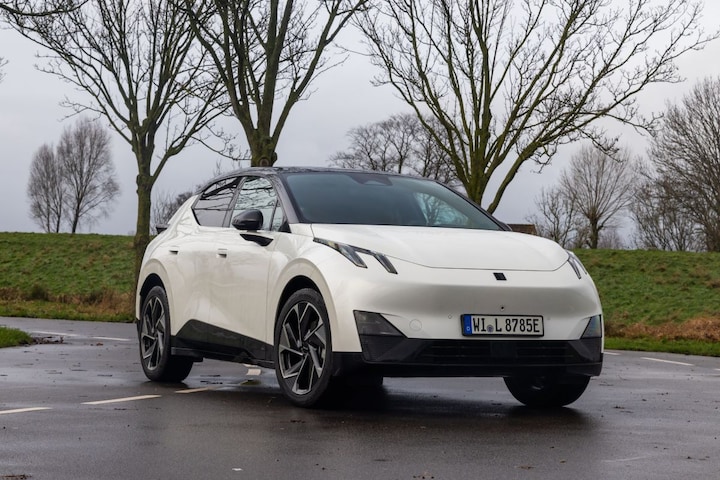 Autoweek test de elektrische Lynk & Co 02 - AutoWeek