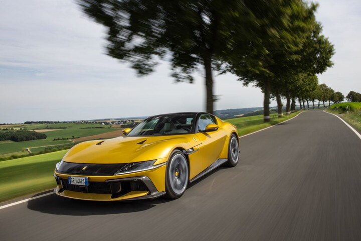 AutoWeek test de Ferrari 12Cilindri, met dikke V12-motor