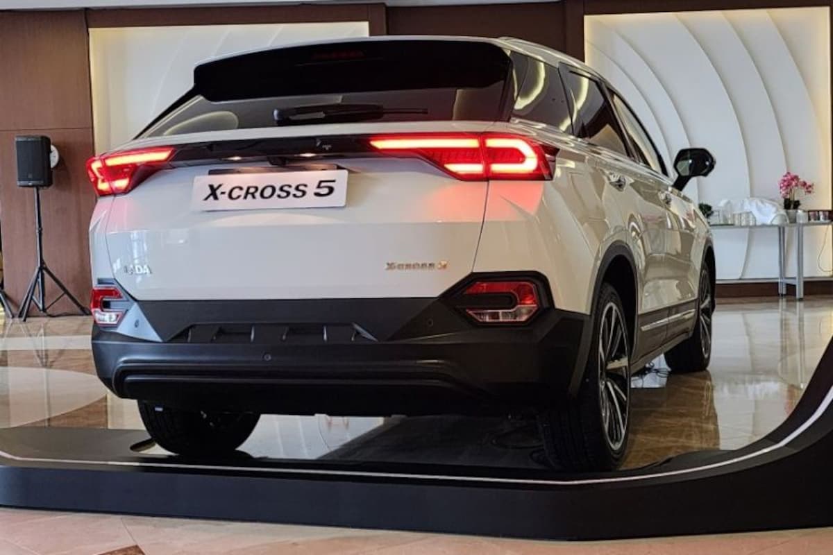 Lada X-Cross 5 is met afstand modernste Lada ooit - AutoWeek