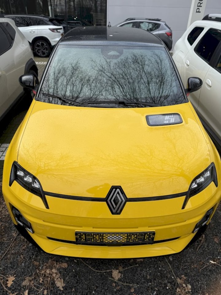 Renault 5 E-TECH urban range iconic cinq (2025) review
