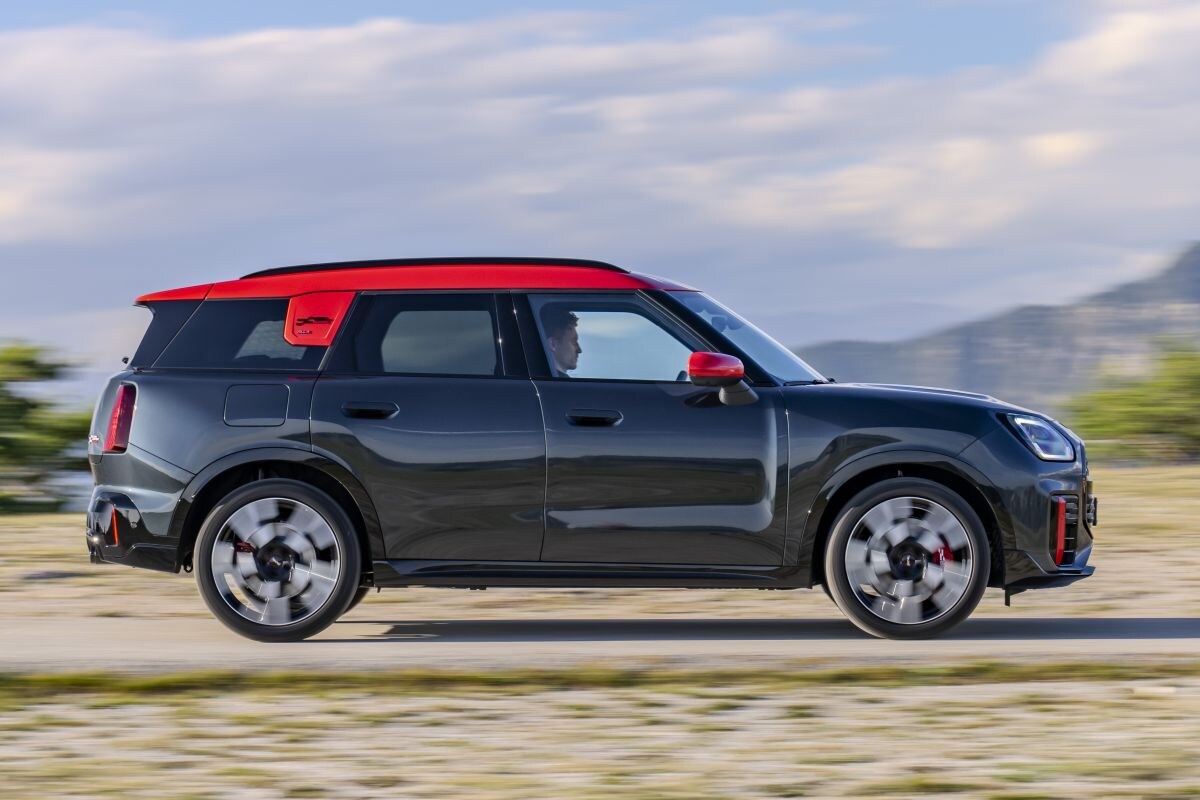 Test: Mini JCW Countryman ALL4 – potent midi SUV with Go Kart driving ...