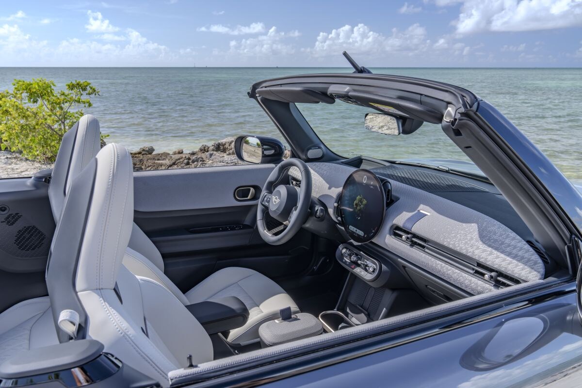 Mini Cooper Cabrio: open buitenbeentje - AutoWeek