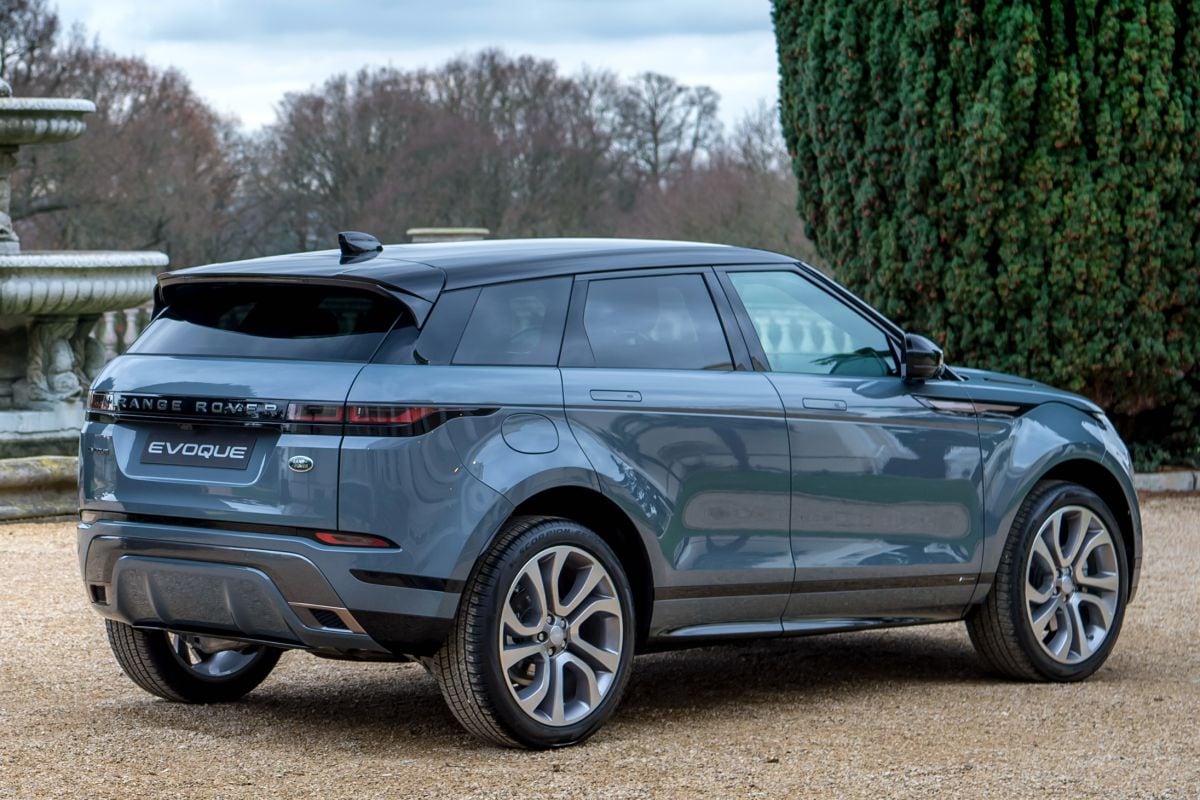 Land Rover Range Rover Evoque P300e AWD R-Dynamic S (2023) review