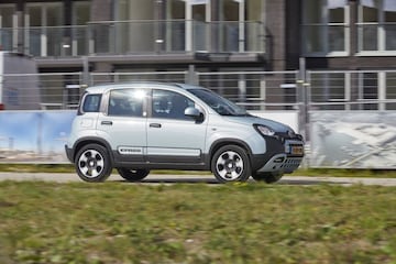 Vergelijkende Test: Fiat Panda - Opel Karl - AutoWeek