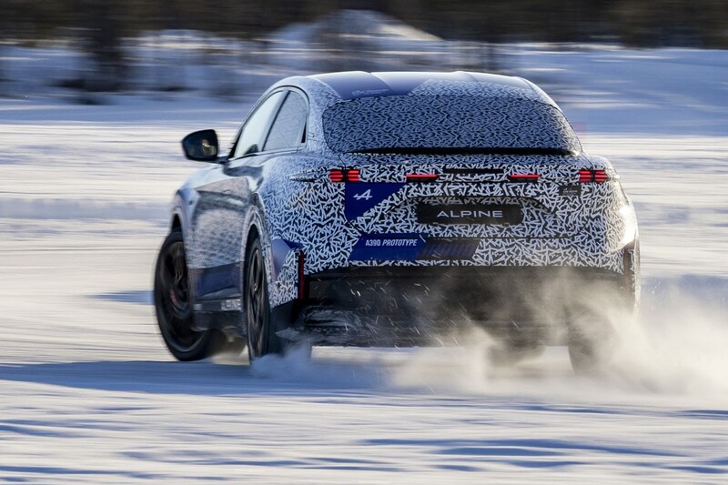 Alpine A390: elektrische Sport Fastback dwars door de sneeuw