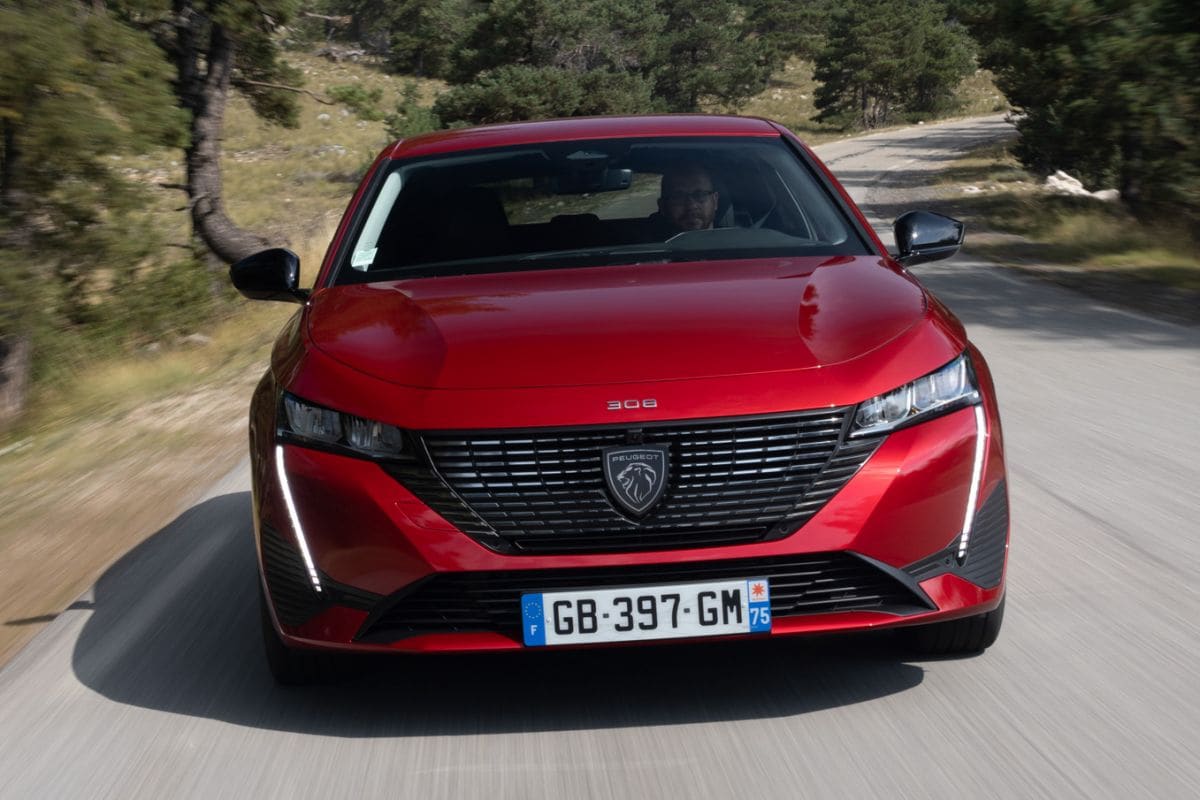 Peugeot 308 SW Allure Pack Business HYbrid 180 (2023) review