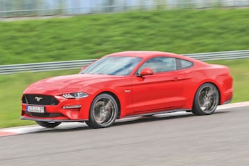 Kan je een andere bandenmaat onder je auto monteren?