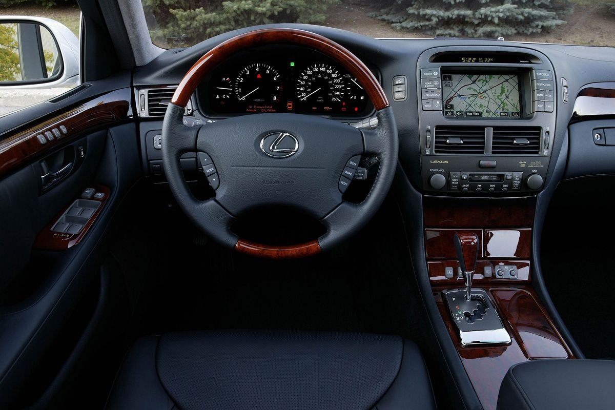 Lexus LS 430 (2003) - Facelift Friday - AutoWeek