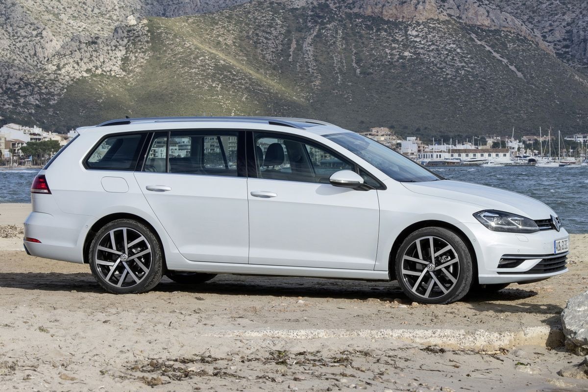 Volkswagen Golf Variant 1.5 TSI 150pk Highline Business R (2018) #3