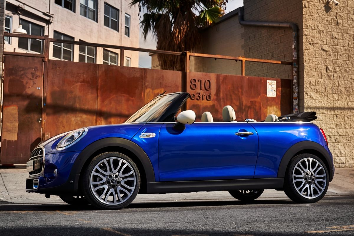 Mini Cabrio Cooper (2019) review - AutoWeek