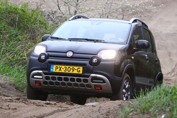 Vergelijkende Test: Fiat Panda - Opel Karl - AutoWeek