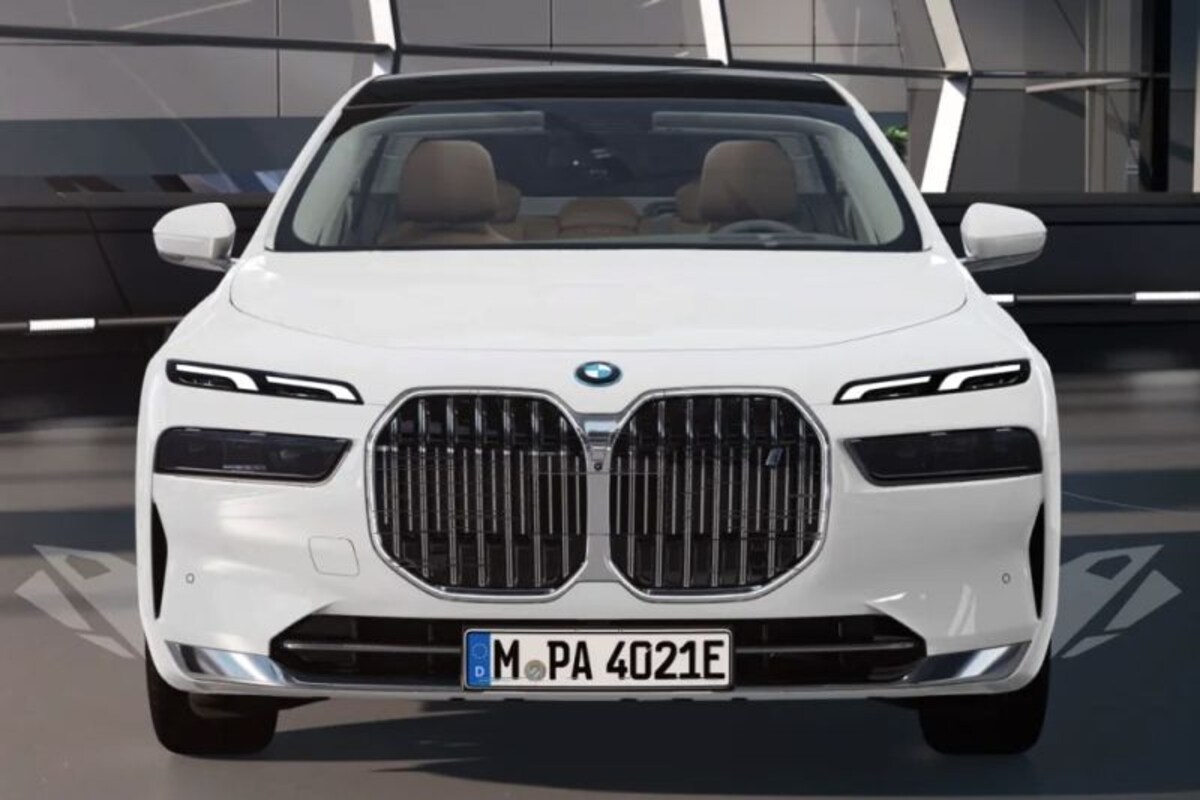 BMW i7 - Back to Basics - AutoWeek