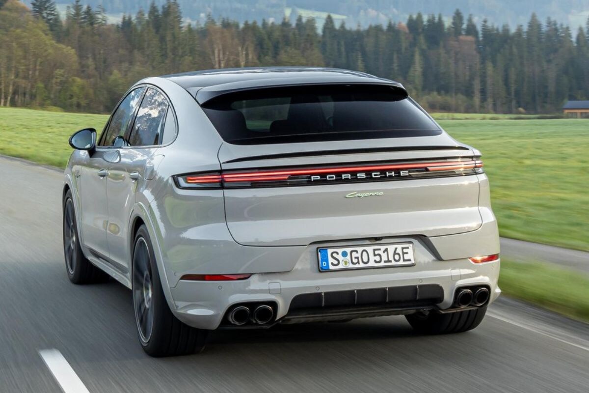 Test: Porsche Cayenne 2023 PHEV - AutoWeek