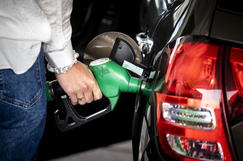 Benzineprijzen stijgen hard: €2,26 per liter - AutoWeek