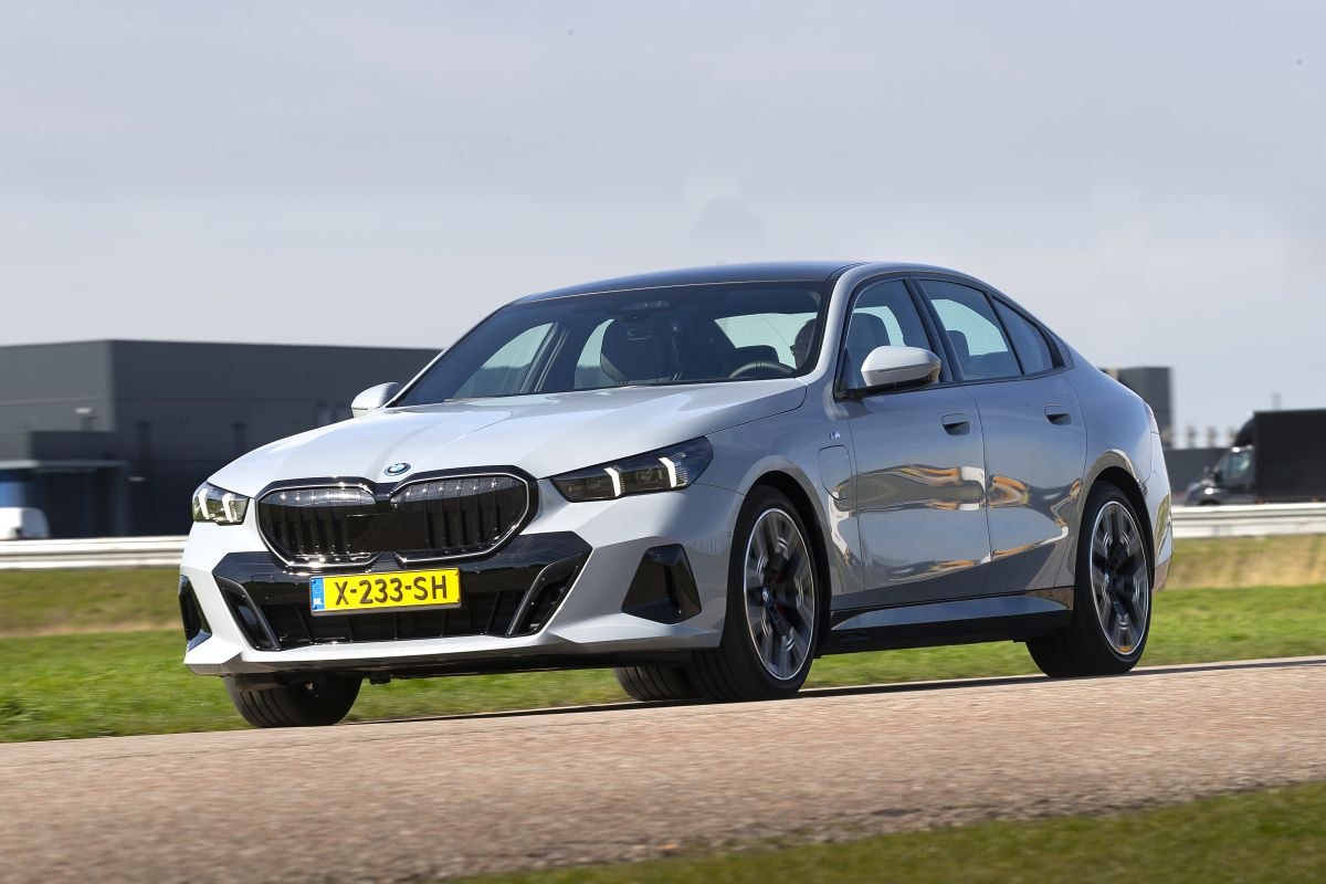 Test van de BMW 550e, dynamische superluxe PHEV - AutoWeek