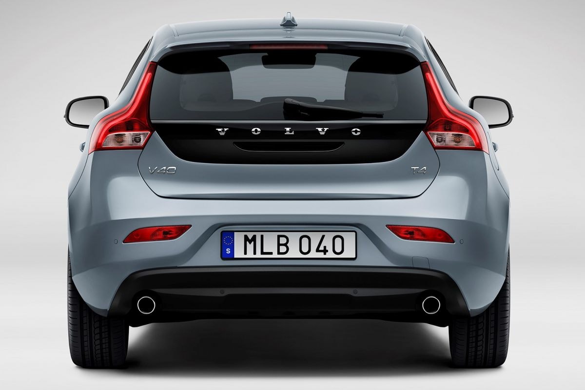 Volvo V40 T4 R-Design (2017) review - AutoWeek