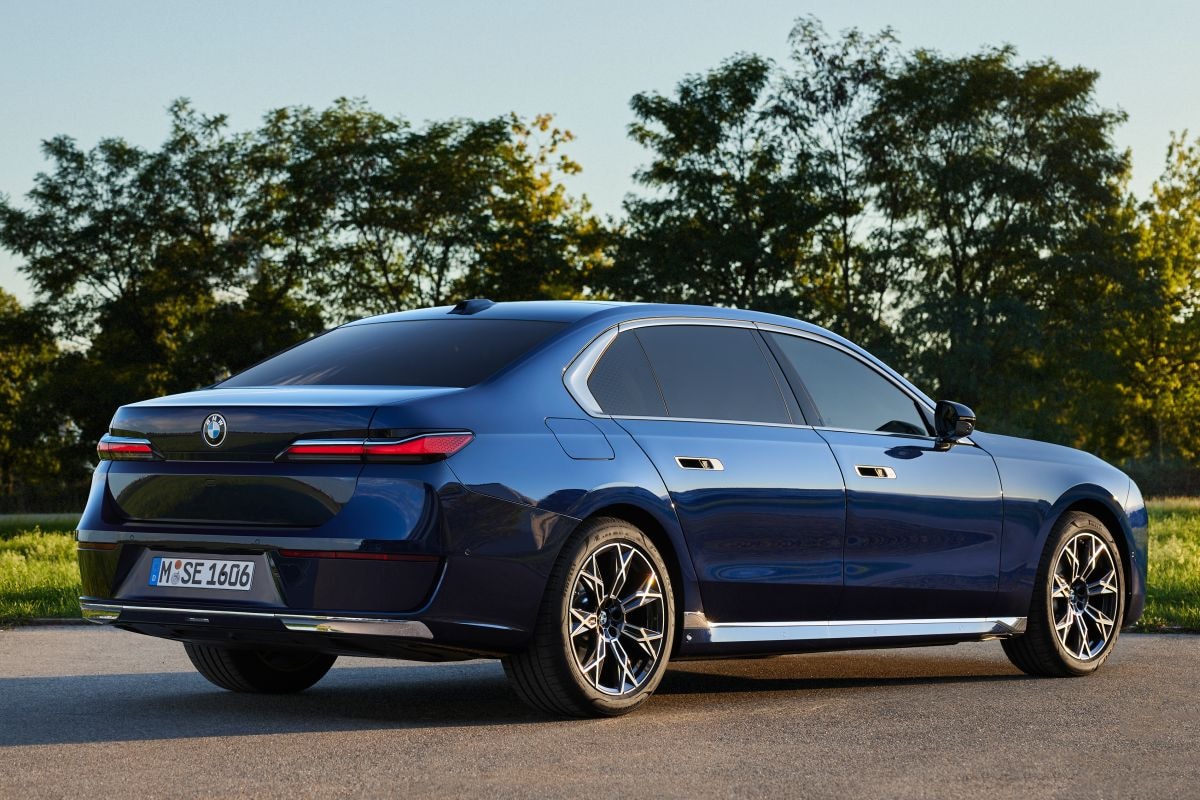 BMW M760e xDrive prijs en specificaties - AutoWeek