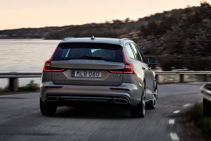 Volvo V60 T6 Plug-in Hybrid AWD Essential prijs en specificaties