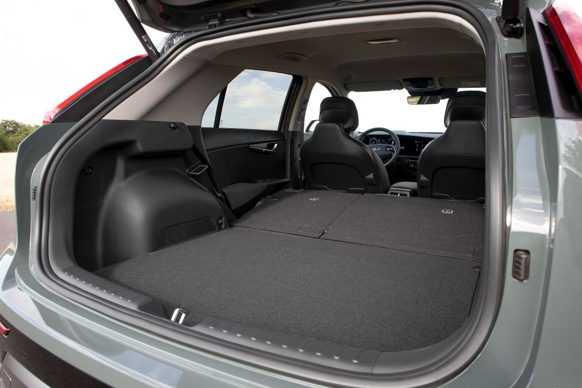 Kia Niro 1.6 GDi Hybrid DynamicLine (2023) review - AutoWeek